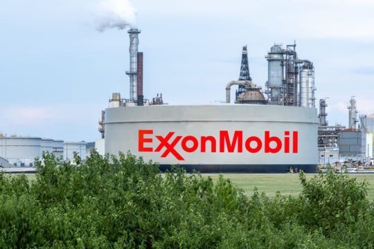 ExxonMobil, Shell e Chevron registram queda do lucro em 2023 - AEPET ...